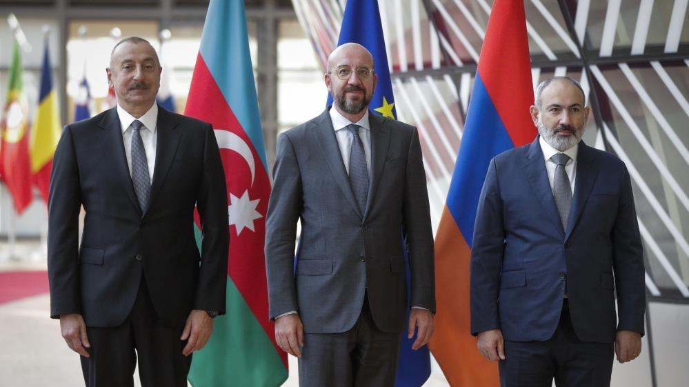 ERMENİSTAN İLE AZERBAYCAN ARASINDAKİ BARIŞ ANLAŞMASI ÇALIŞMALARINDA ... ERMENİSTAN İLE AZERBAYCAN ARASINDAKİ BARIŞ ANLAŞMASI ÇALIŞMALARINDA ...
